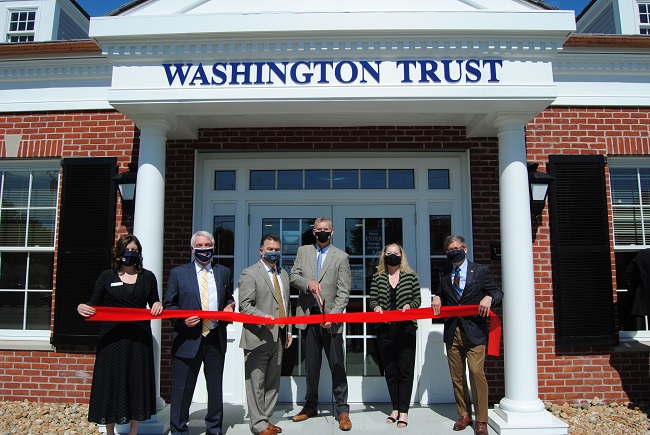 Washington Trust opens branch in East Greenwich