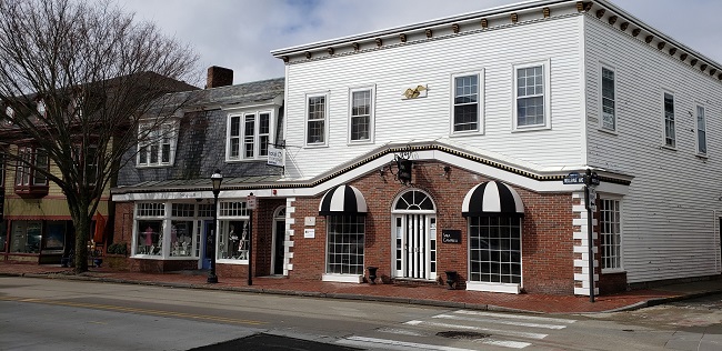 Fully leased storefront and office building in Newport sells for $2.8M
