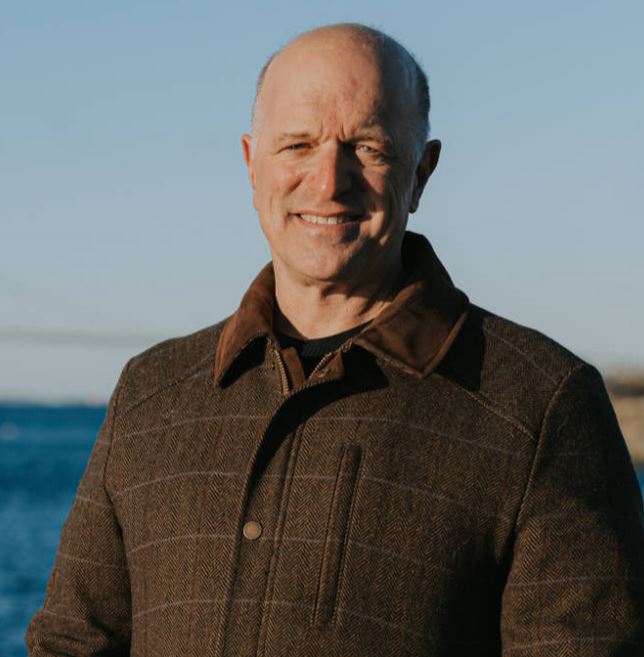 Political newcomer Carlson enters race for Congress